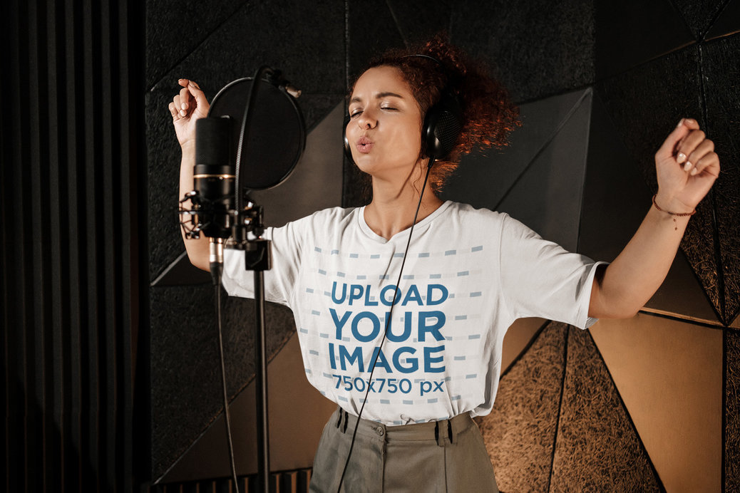 Placeit - Mockup of a Female Singer Wearing an Oversize Tee During a ...